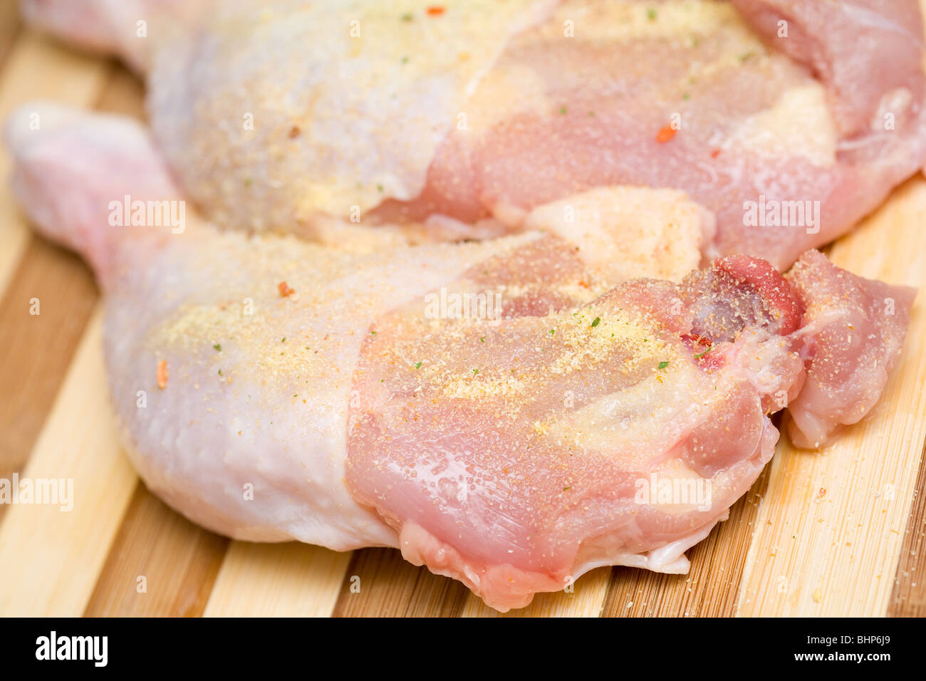 Close up of fresh raw chicken drumsticks Stock Photo - Alamy