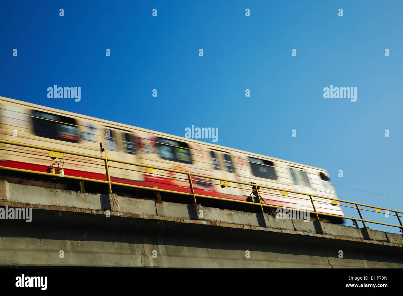 Train crossing bridge hi-res stock photography and images - Alamy