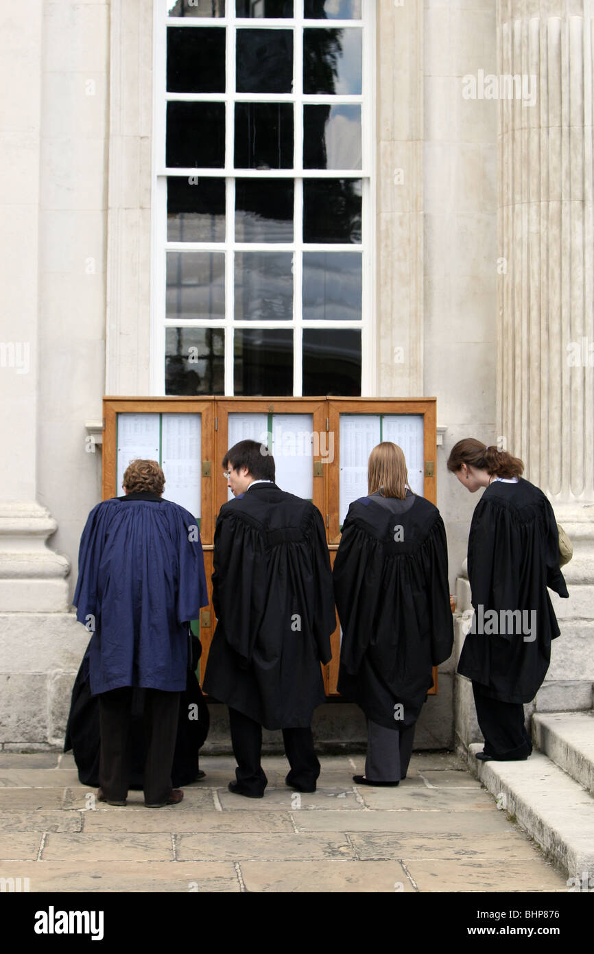 CAMBRIDGE UNIVERSITY STUDENTS CHECKING THEIR EXAM RESULTS Stock Photo ...