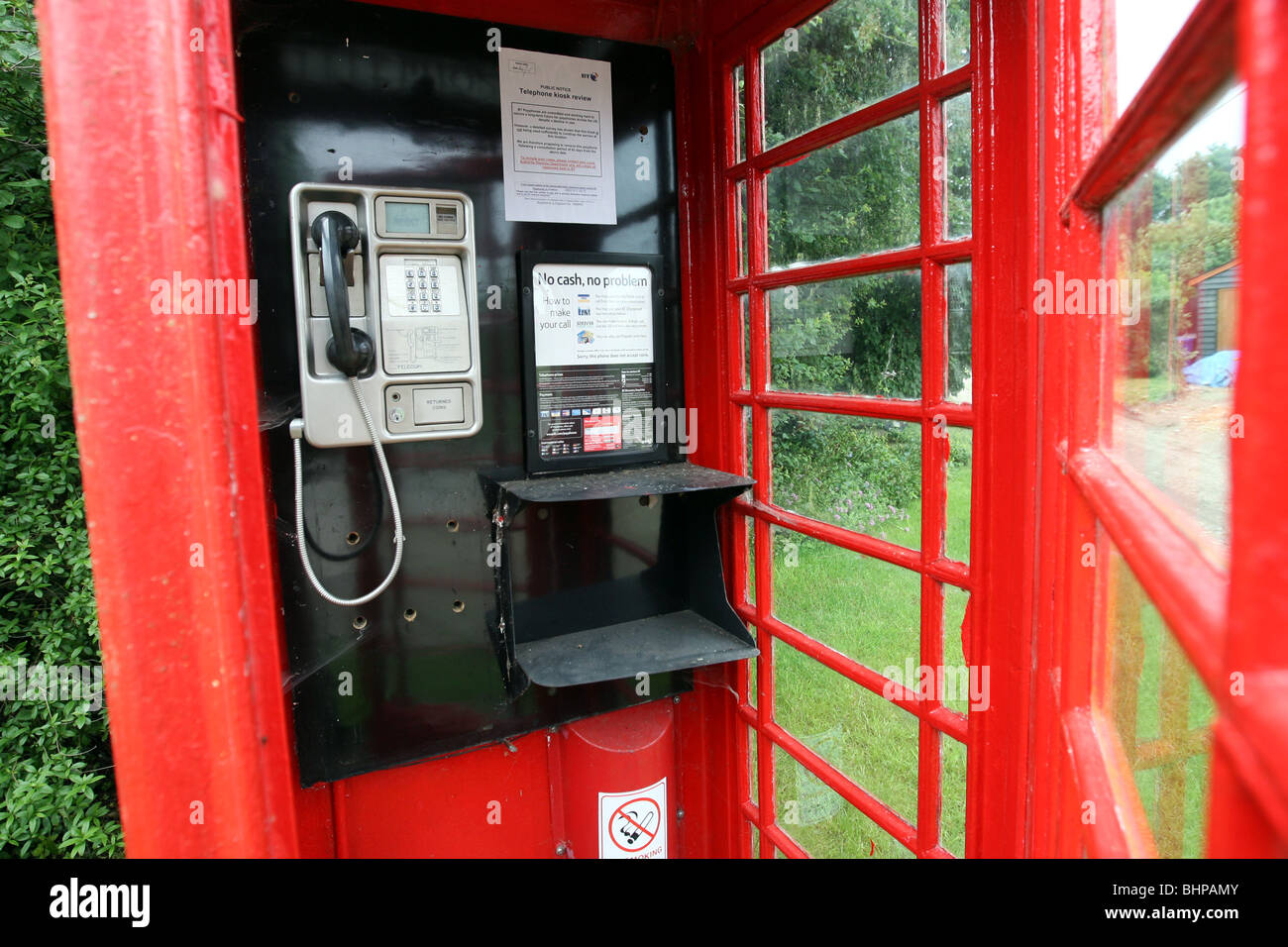 RED TELEPHONE BOX Stock Photo - Alamy
