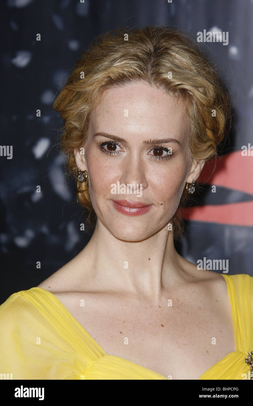SARAH PAULSON THE SPIRIT LOS ANGELES PREMIERE HOLLYWOOD LOS ANGELES CA ...