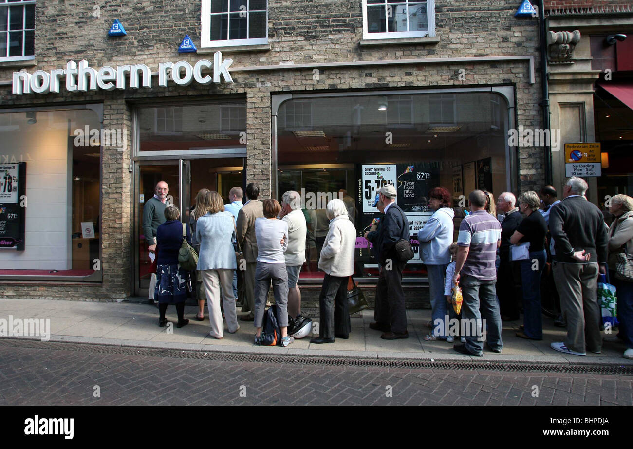 NORTHERN ROCK BUILDING SOCIETY QUEUES Stock Photo - Alamy