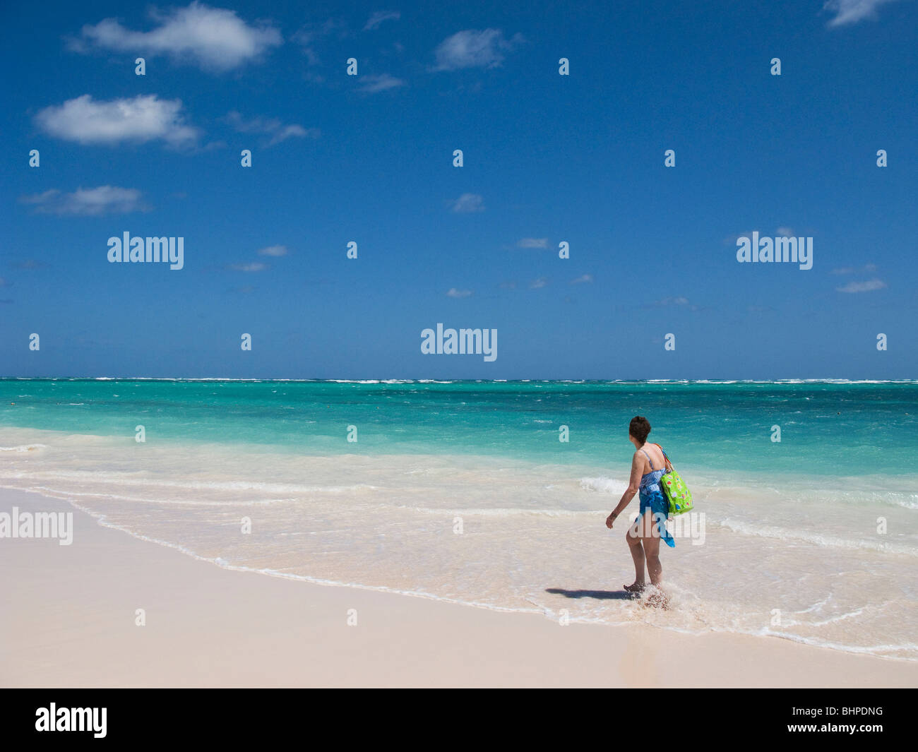 Beach stroll hi-res stock photography and images - Alamy
