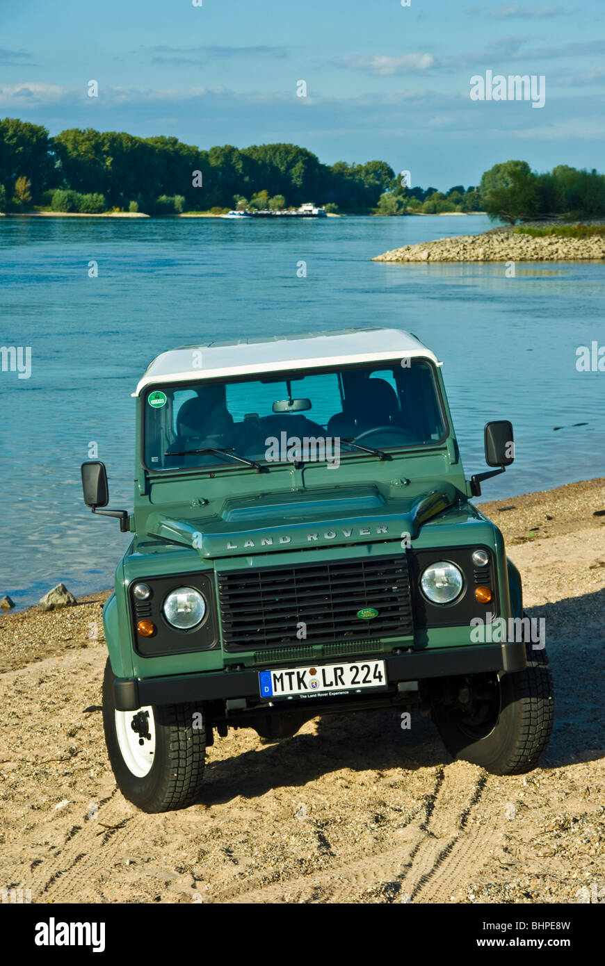 Classic defender hi-res stock photography and images - Alamy