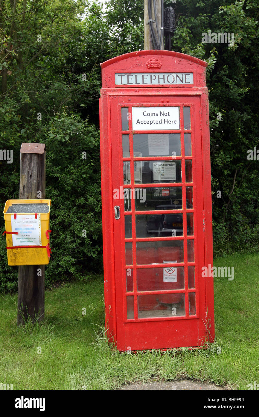 RED TELEPHONE BOX Stock Photo - Alamy
