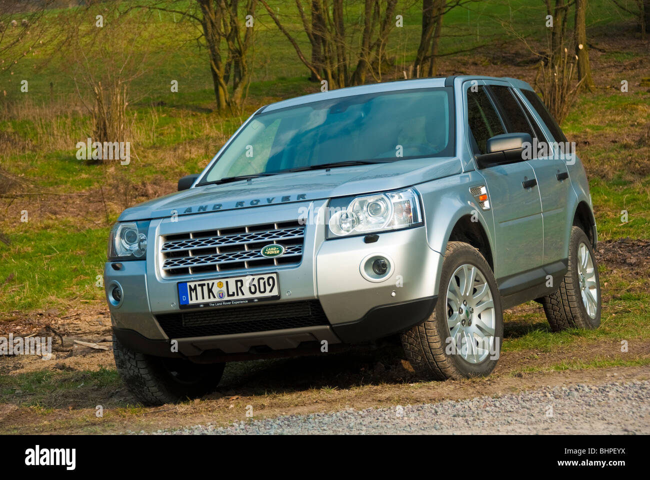 Silver land rover freelander hi-res stock photography and images - Alamy