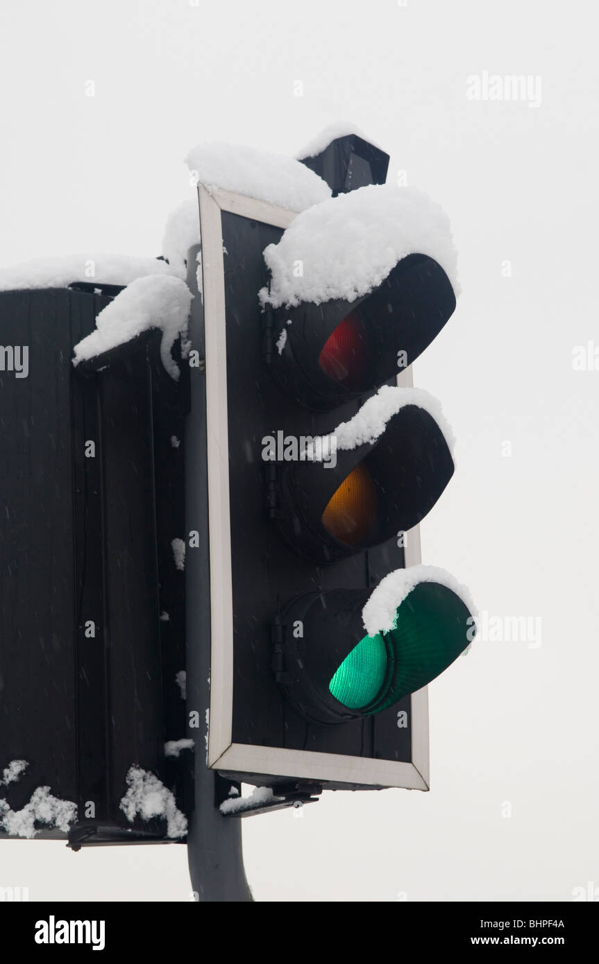 Uk traffic lights hi-res stock photography and images - Alamy