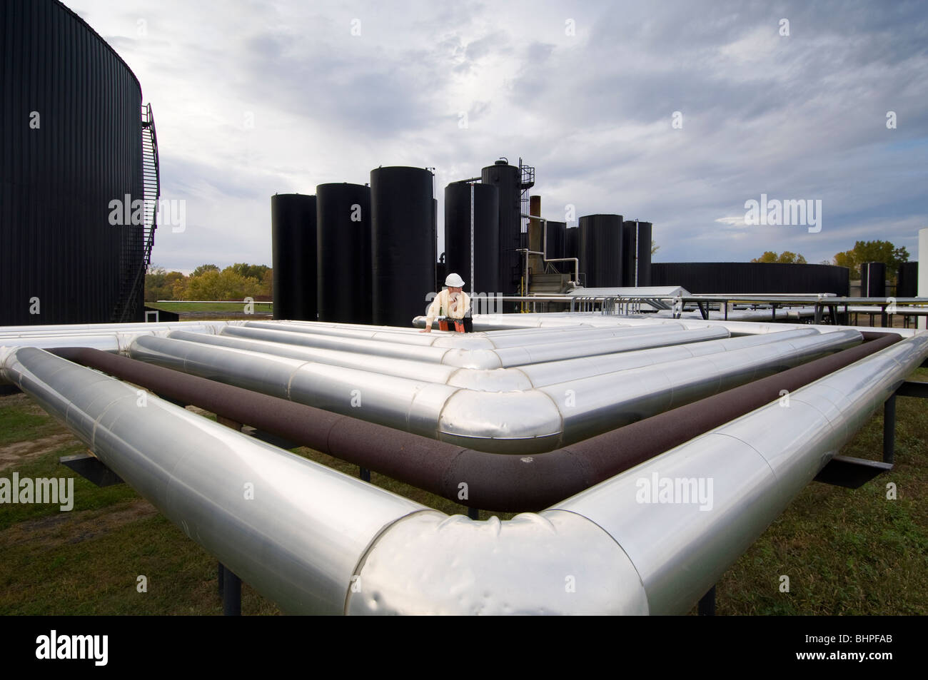 Oil storage facility hi-res stock photography and images - Alamy