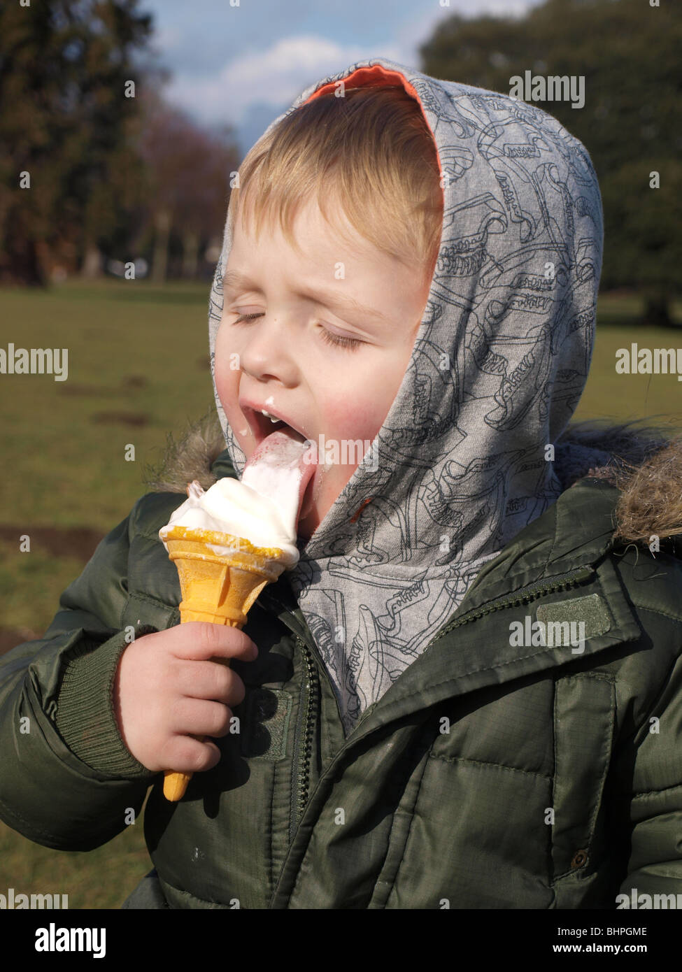 child eating ice cream Stock Photo - Alamy