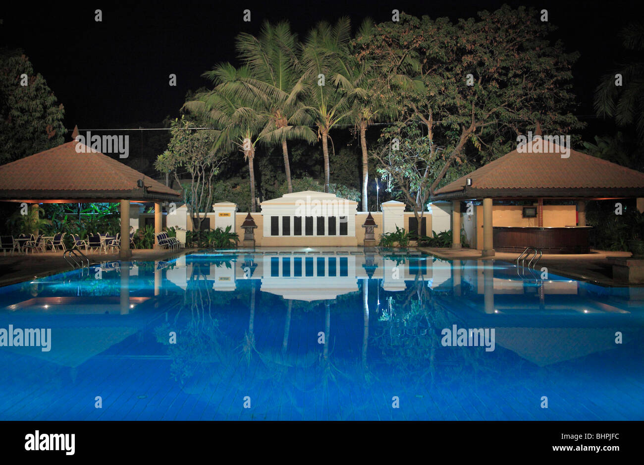 Myanmar, Burma, Mandalay, Sedona Hotel, pool Stock Photo - Alamy