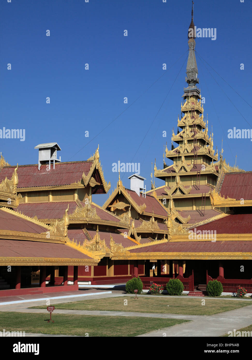 Mandalay palace hi-res stock photography and images - Alamy