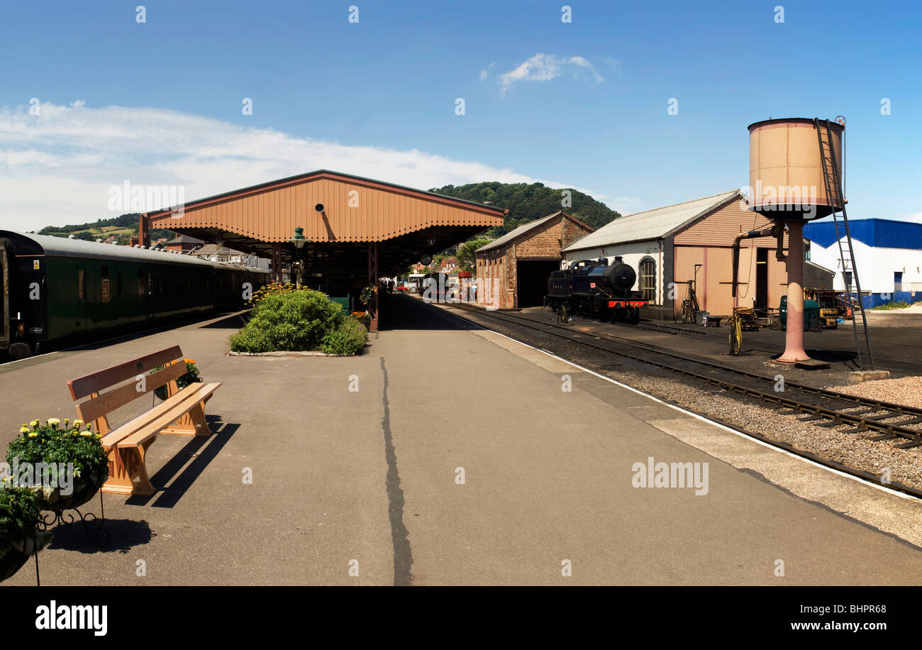 Minehead station platform hi-res stock photography and images - Alamy
