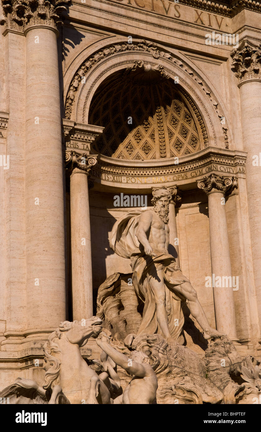 Throwing coins in trevi fountain hi-res stock photography and images ...