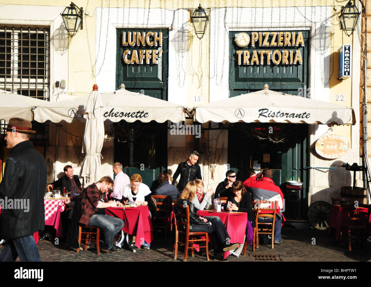 rome cafe in PIazza Navona Stock Photo - Alamy