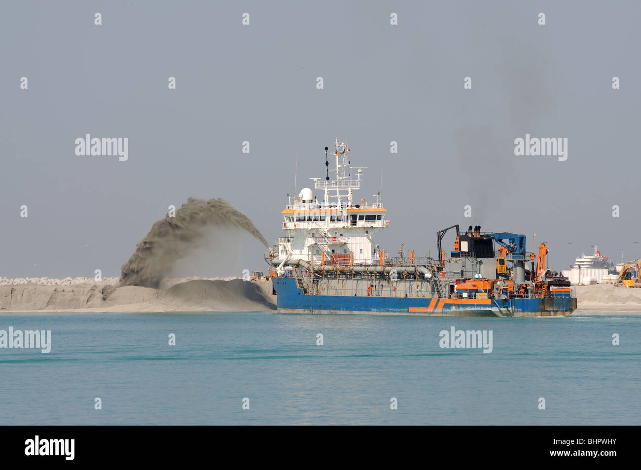 Dredging dubai hi-res stock photography and images - Alamy