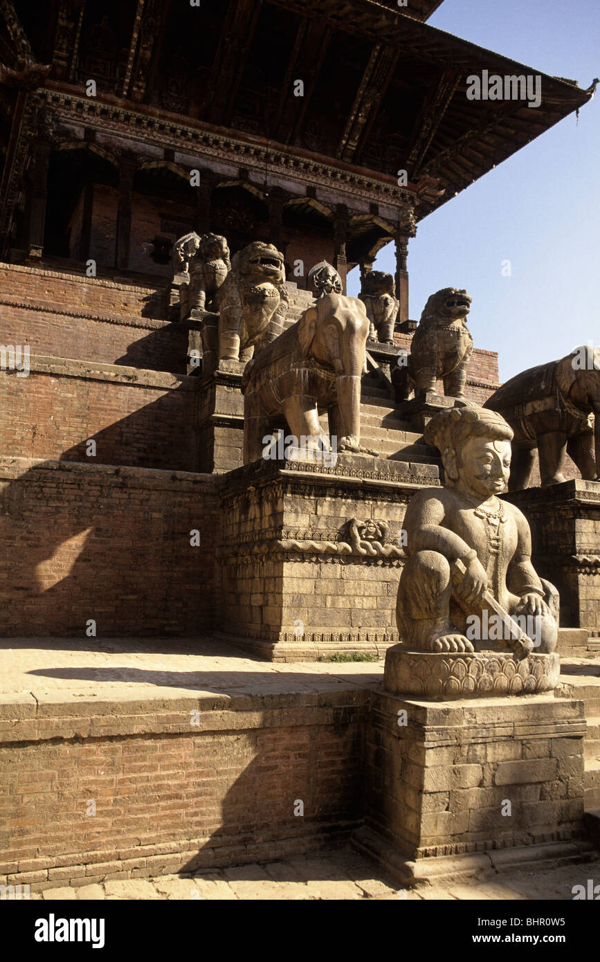 Stone guardian statues on the Hindu Nyatapola temple in Durbar Square ...
