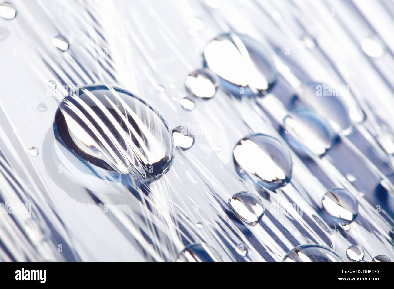 Line of water drops hi-res stock photography and images - Alamy