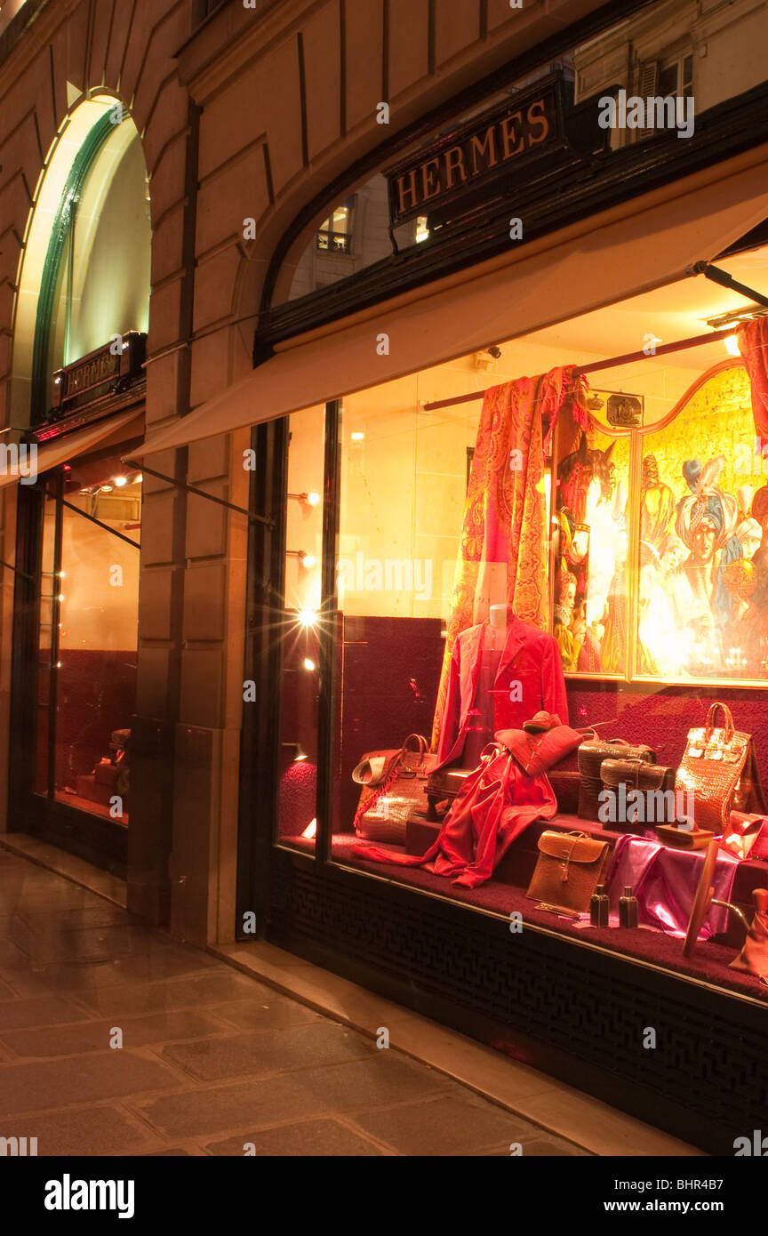 Paris luxury shops street hermes hi-res stock photography and images ...