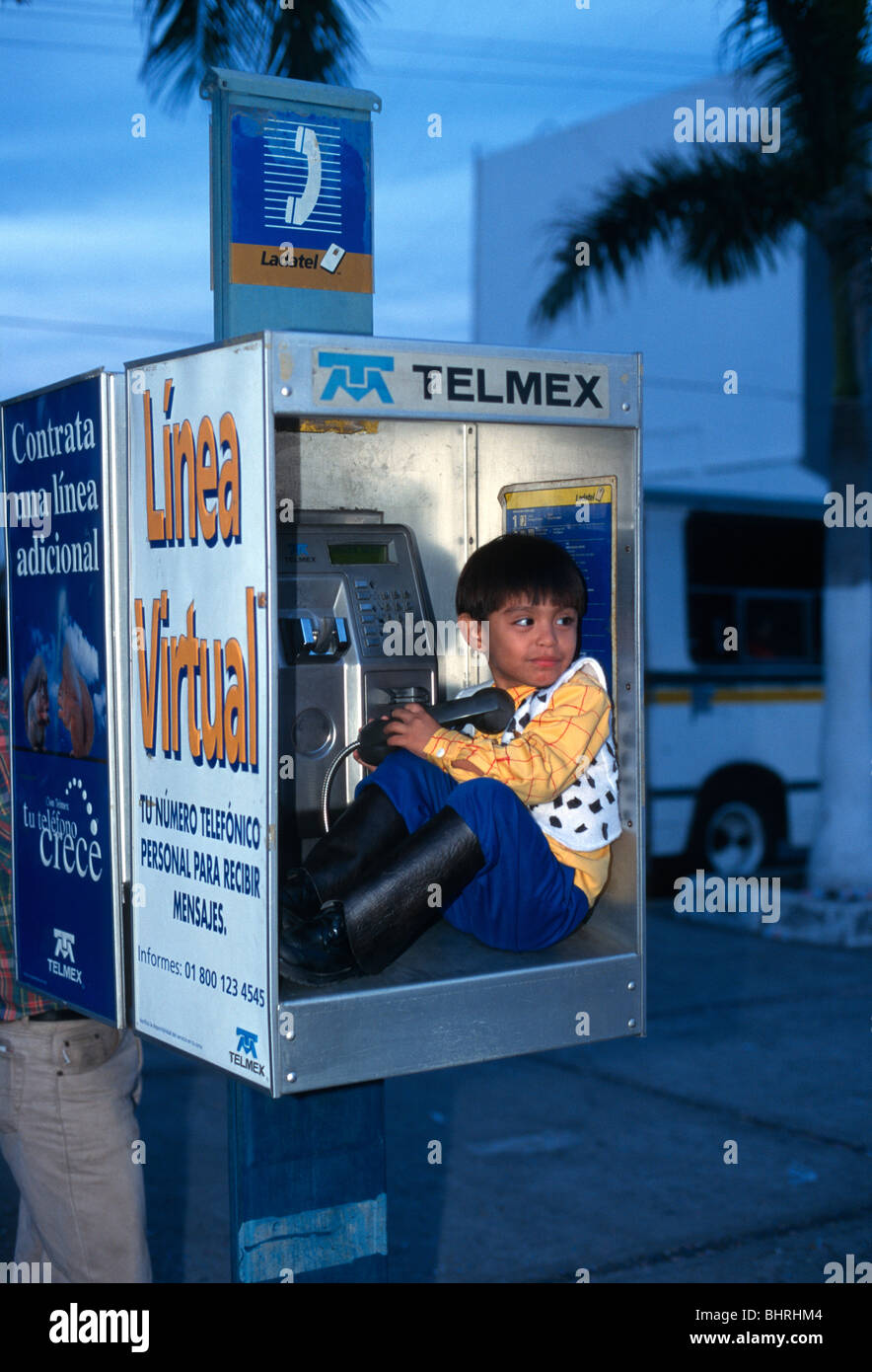 Telmex hi-res stock photography and images - Alamy