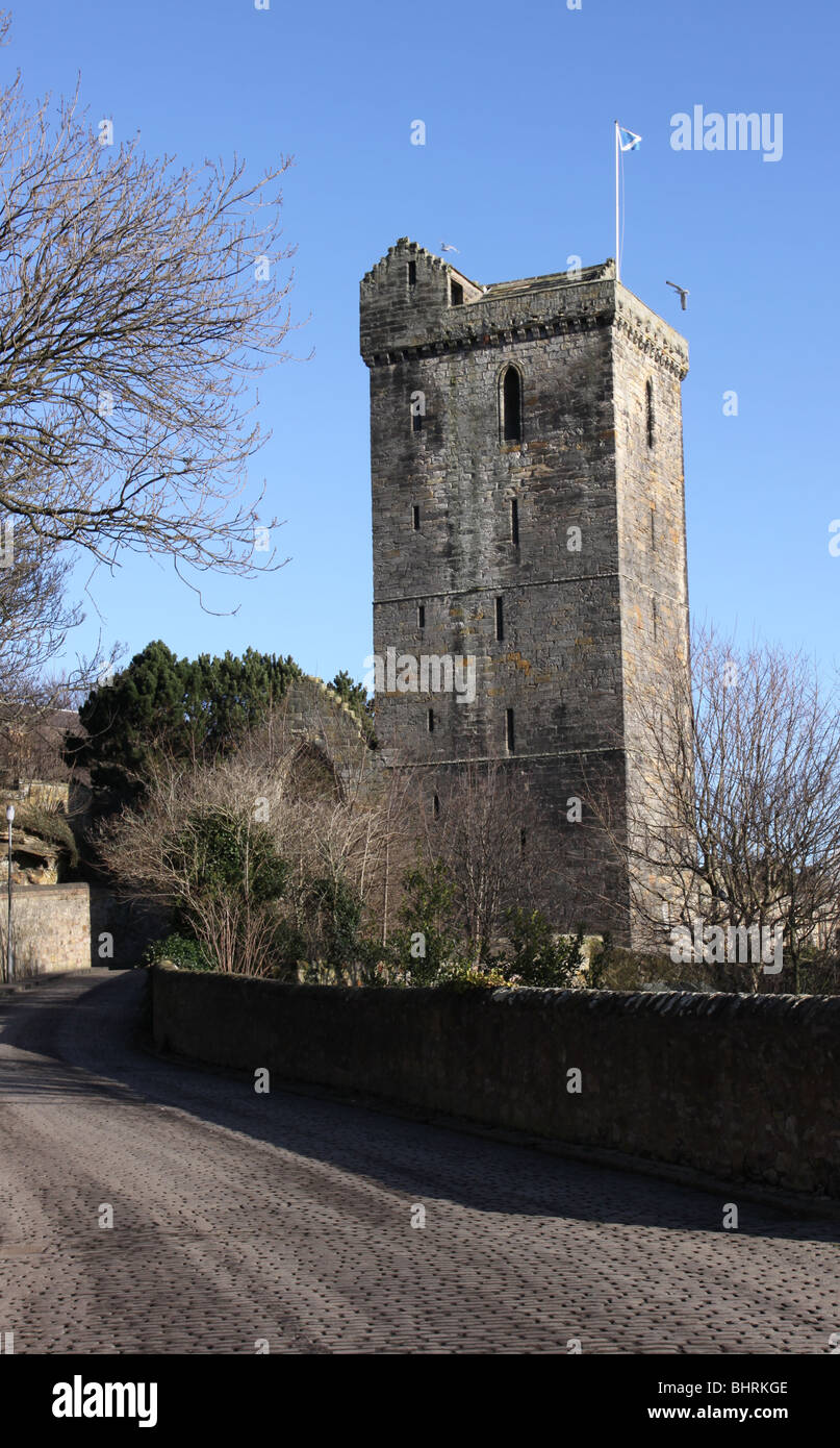 St serfs tower dysart hi-res stock photography and images - Alamy