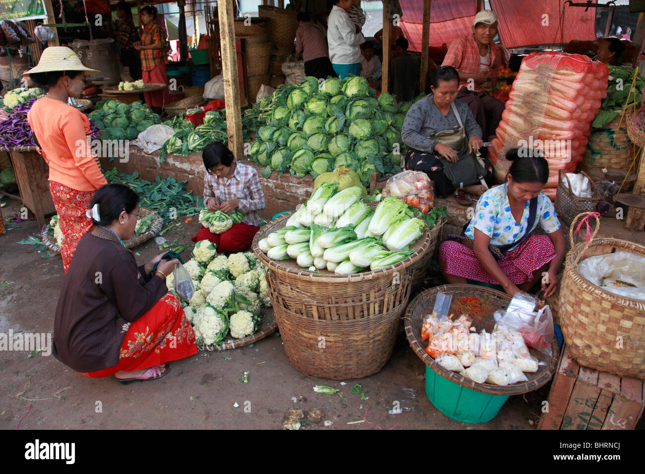 Myanmar, Burma, Mandalay, market, people Stock Photo - Alamy