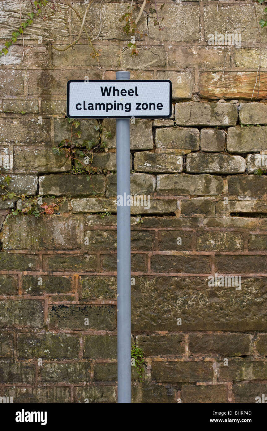 Clamping zone sign hi-res stock photography and images - Alamy
