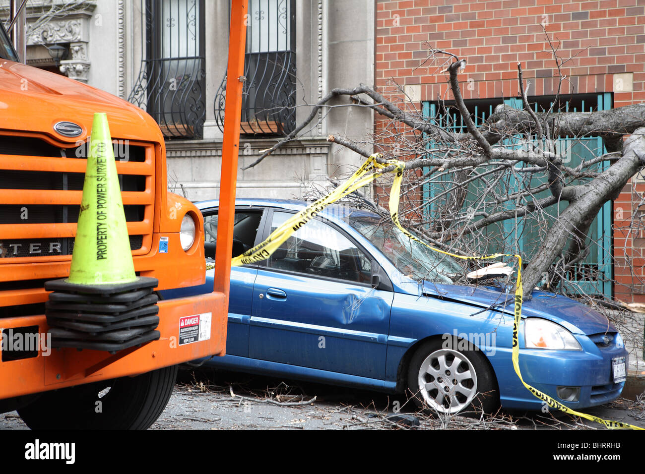 Crushed fender hi-res stock photography and images - Alamy