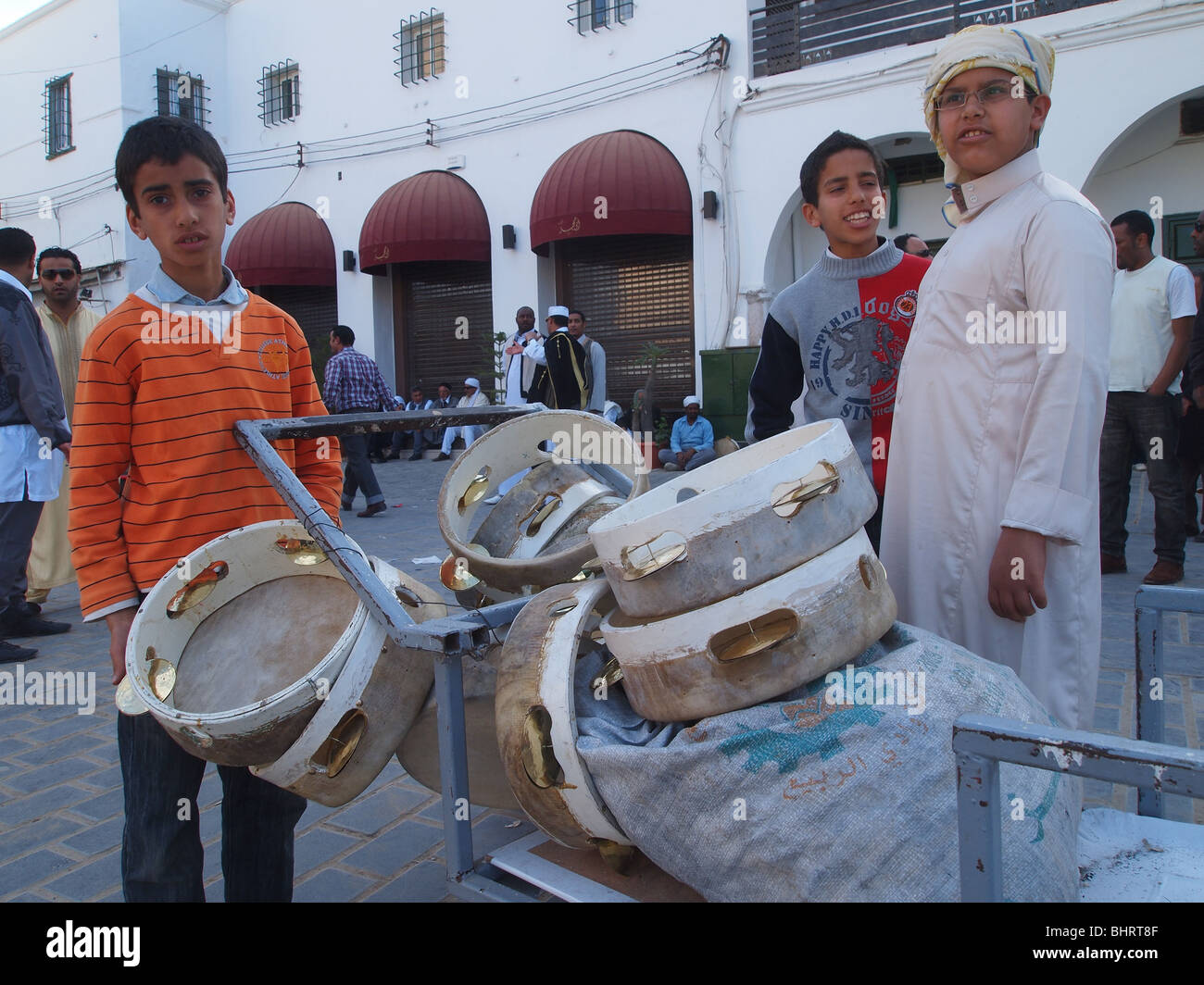 Libyan traditional clothes hi-res stock photography and images - Alamy