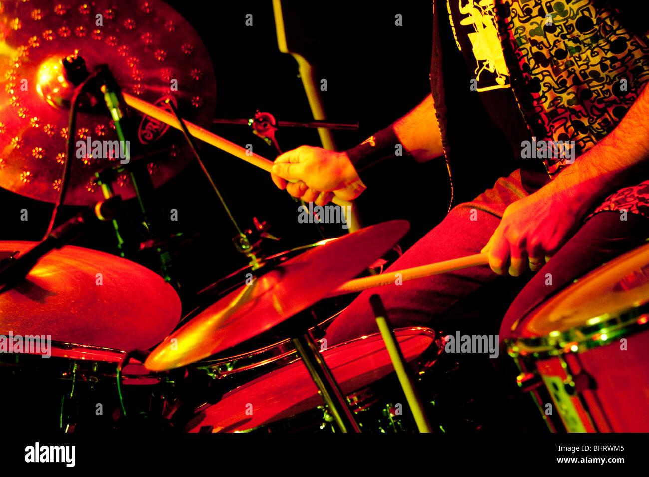 Cymbals playing drums hi-res stock photography and images - Alamy