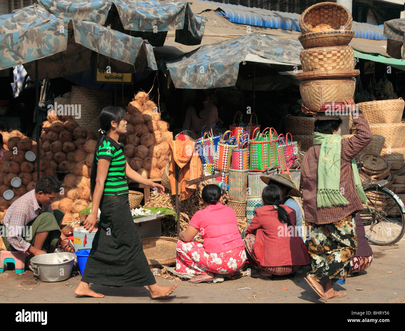 Myanmar burma mandalay street hi-res stock photography and images - Alamy