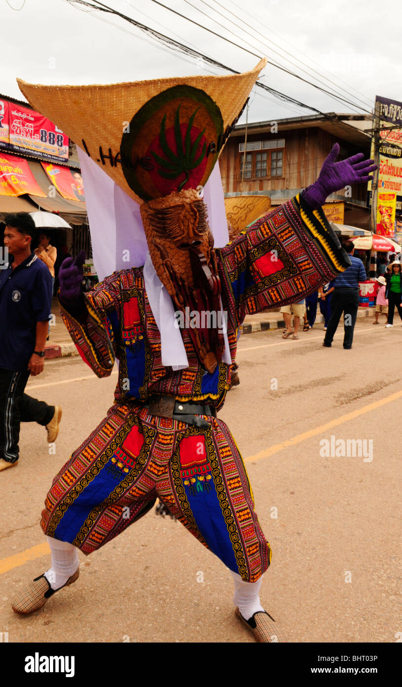 phitakhon ghost doing weird dance routine , phitakon festival (phi ta ...