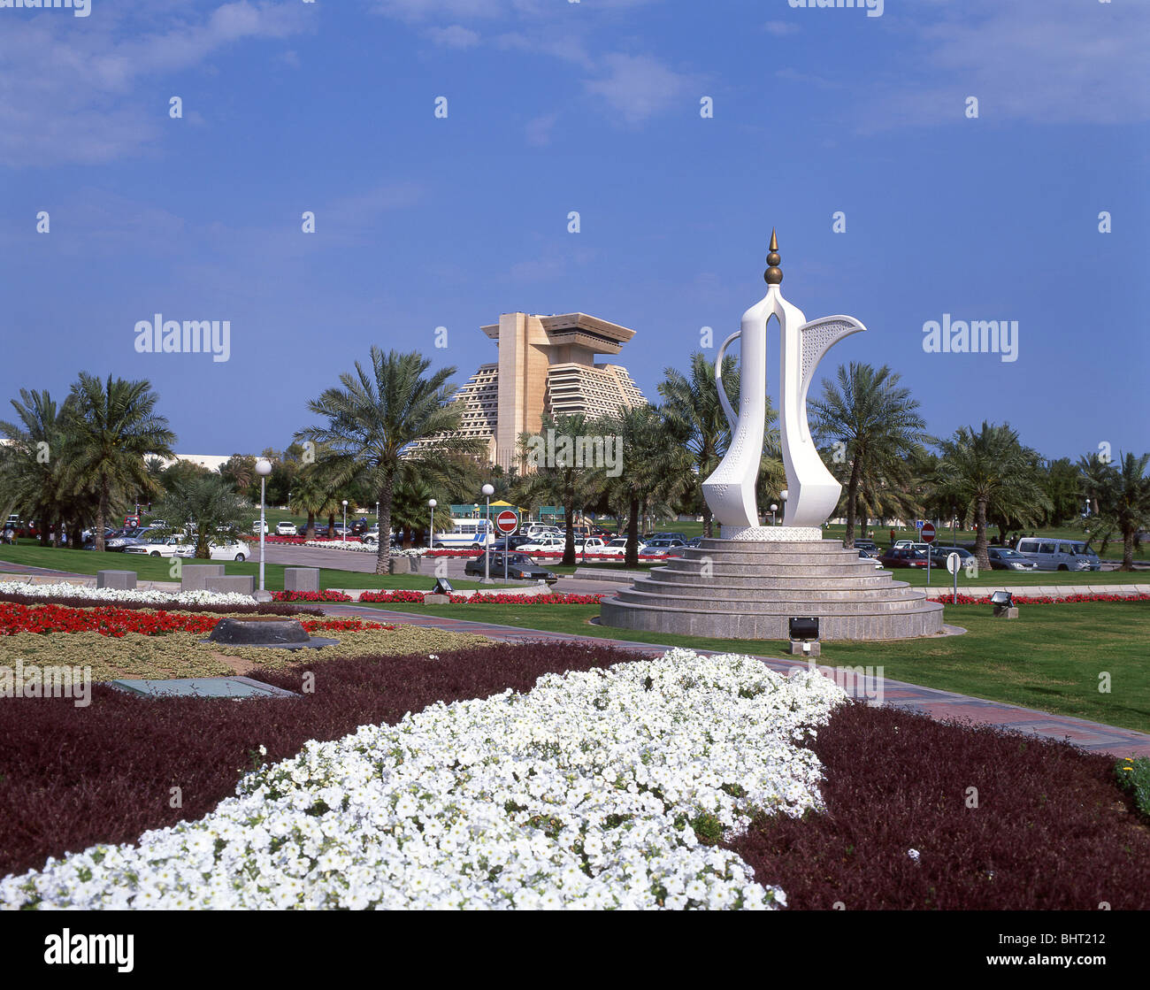Arabic coffee pot monument High Resolution Stock Photography and Images ...