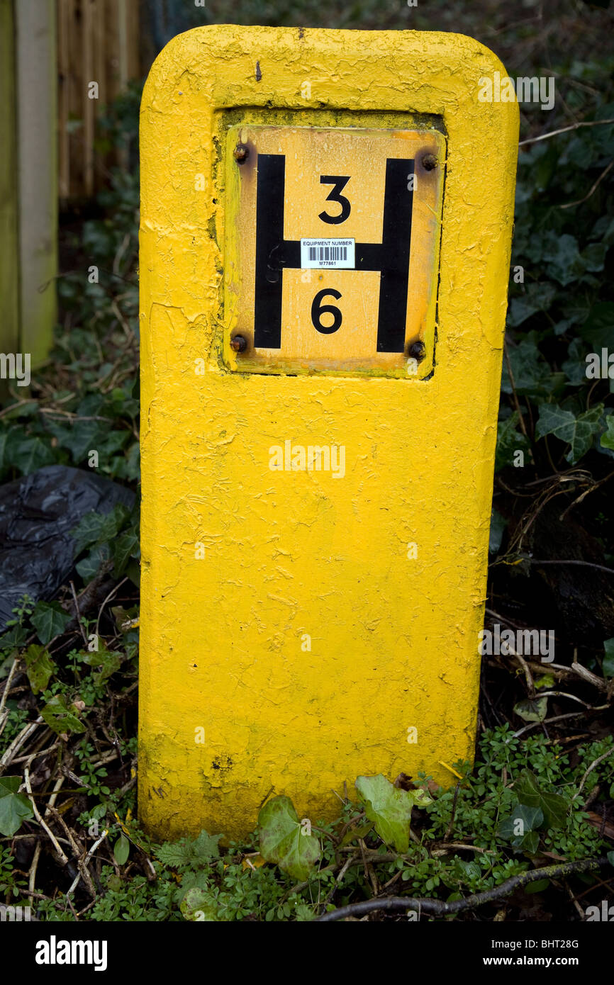 Fire hydrant uk hi-res stock photography and images - Alamy