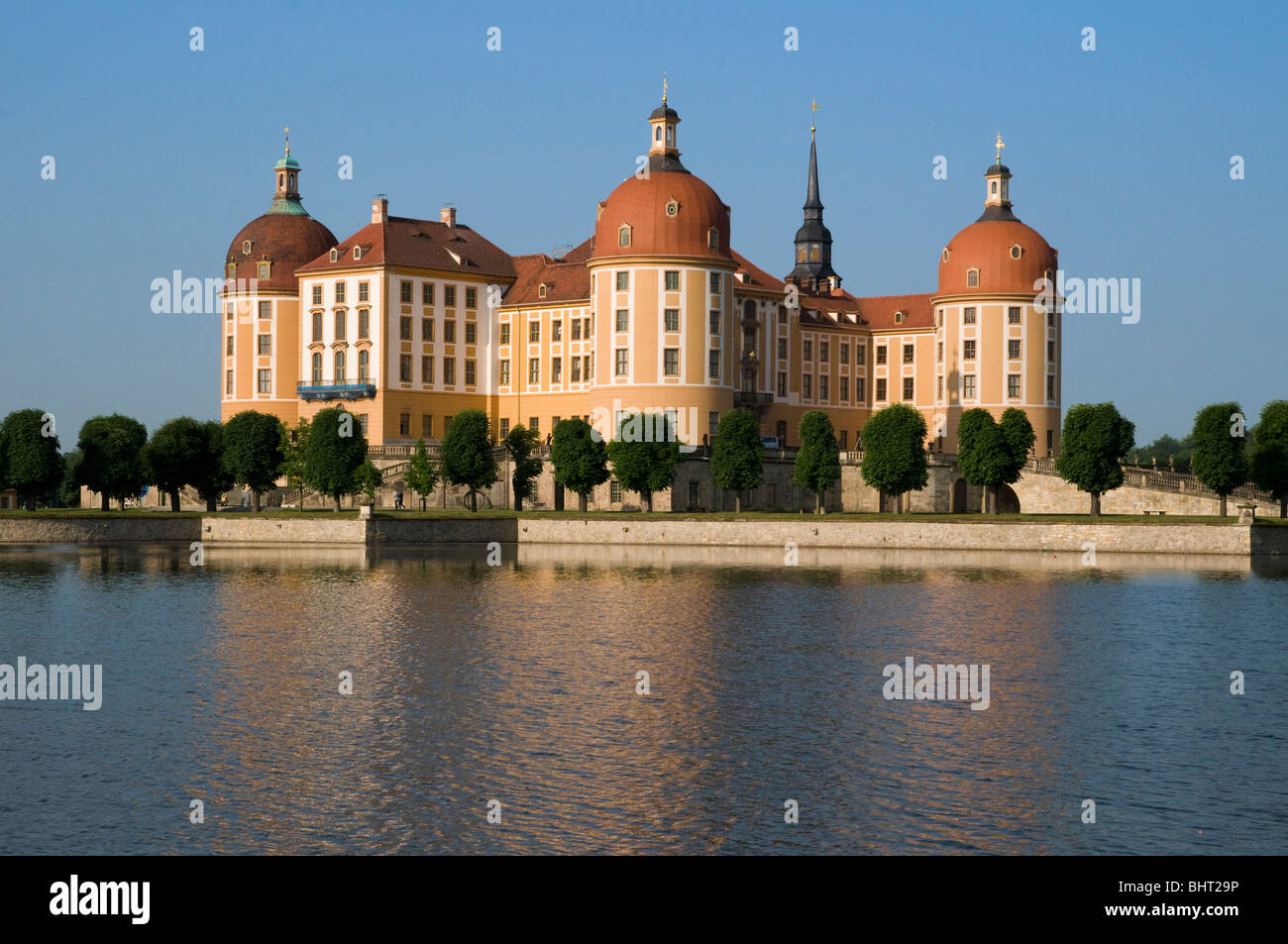 Wasserschloss Schloss Moritzburg mit Schlossteich bei Dresden, Sachsen ...