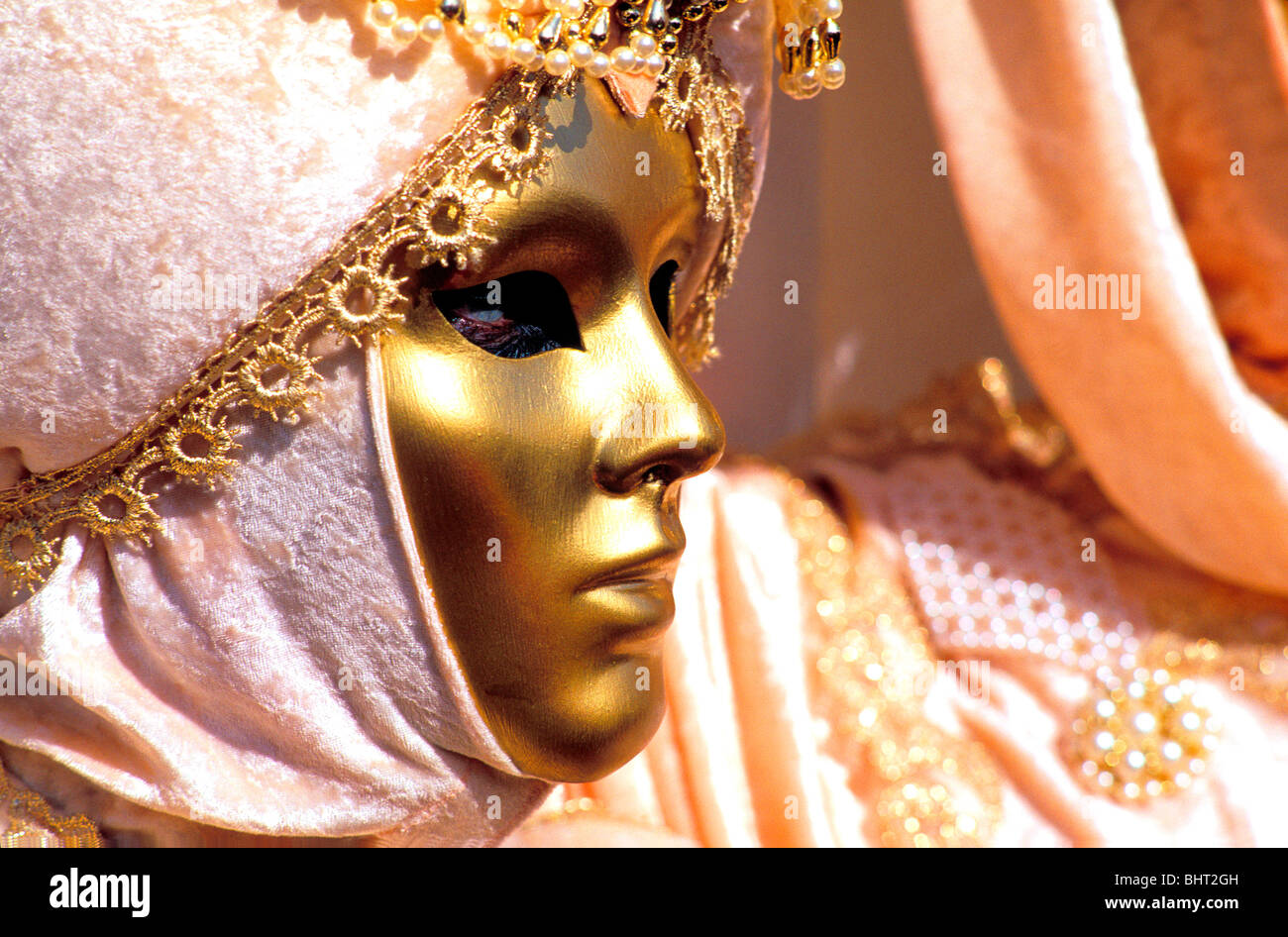 Golden embroidery hi-res stock photography and images - Alamy