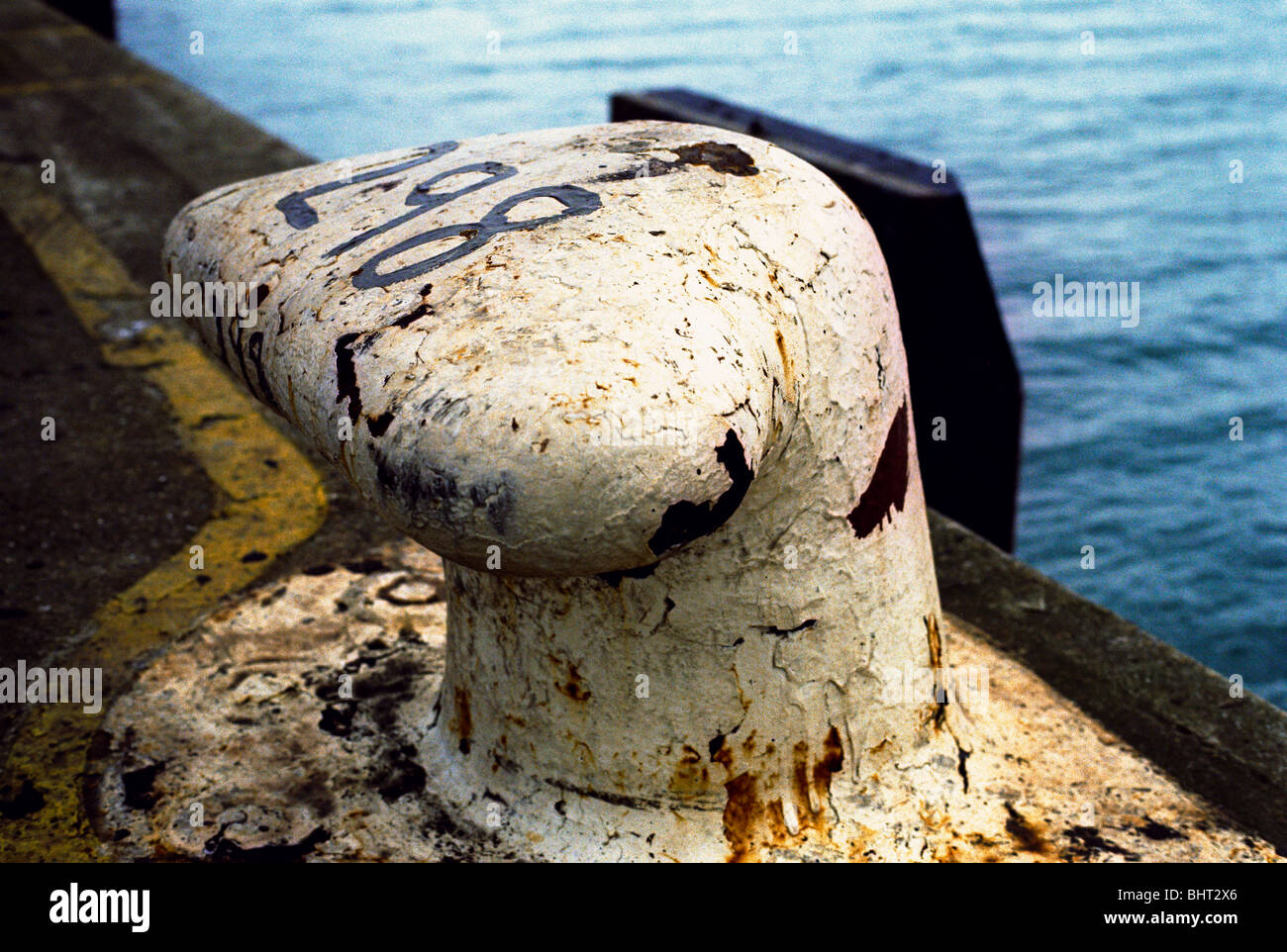 A mooring post Stock Photo - Alamy