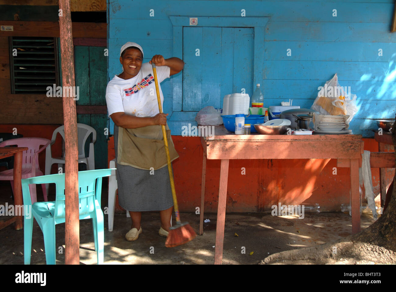 Dominican republic woman poverty hi-res stock photography and images ...