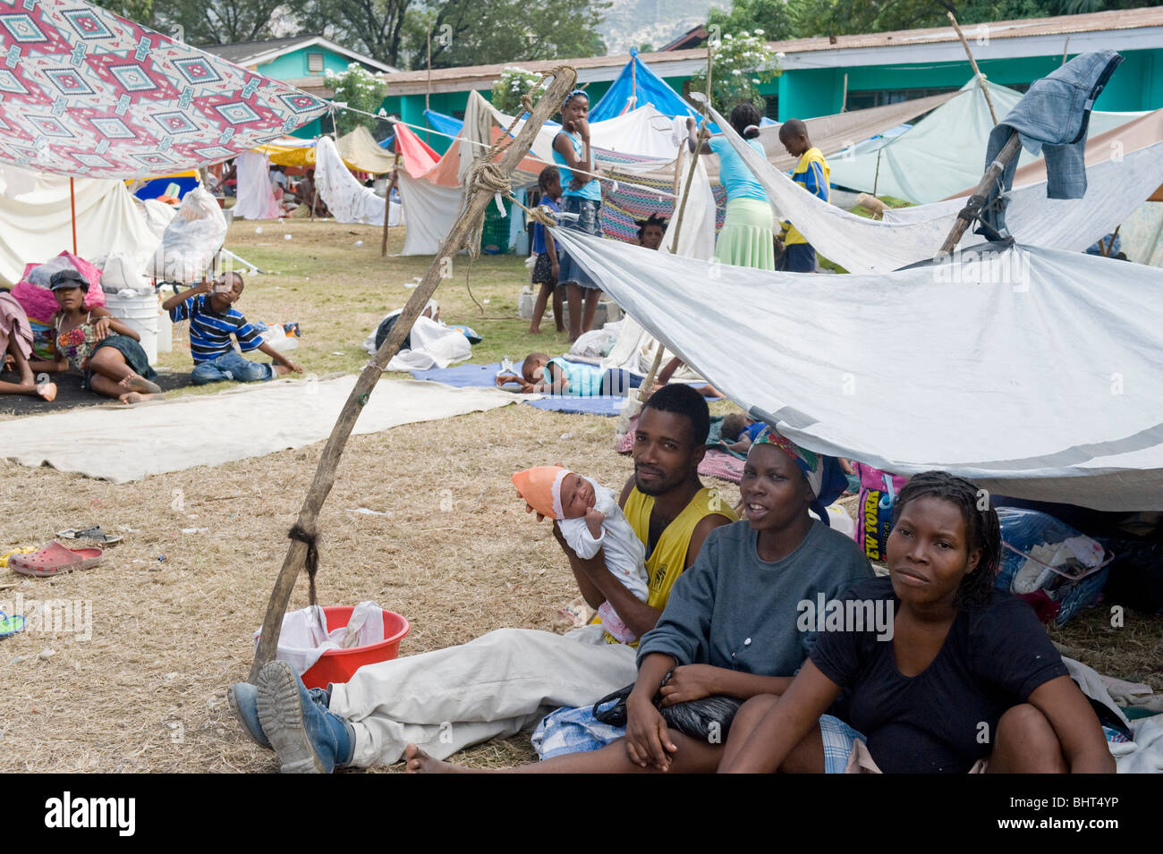 2010 haiti earthquake rescue hi-res stock photography and images - Alamy
