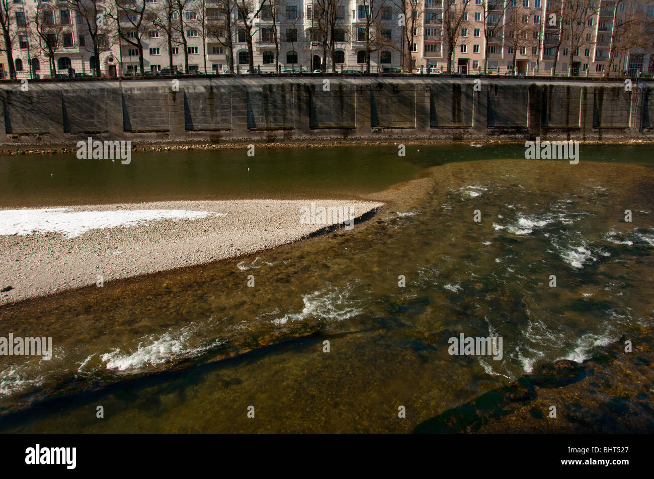 Apartment blocks and river hi-res stock photography and images - Alamy