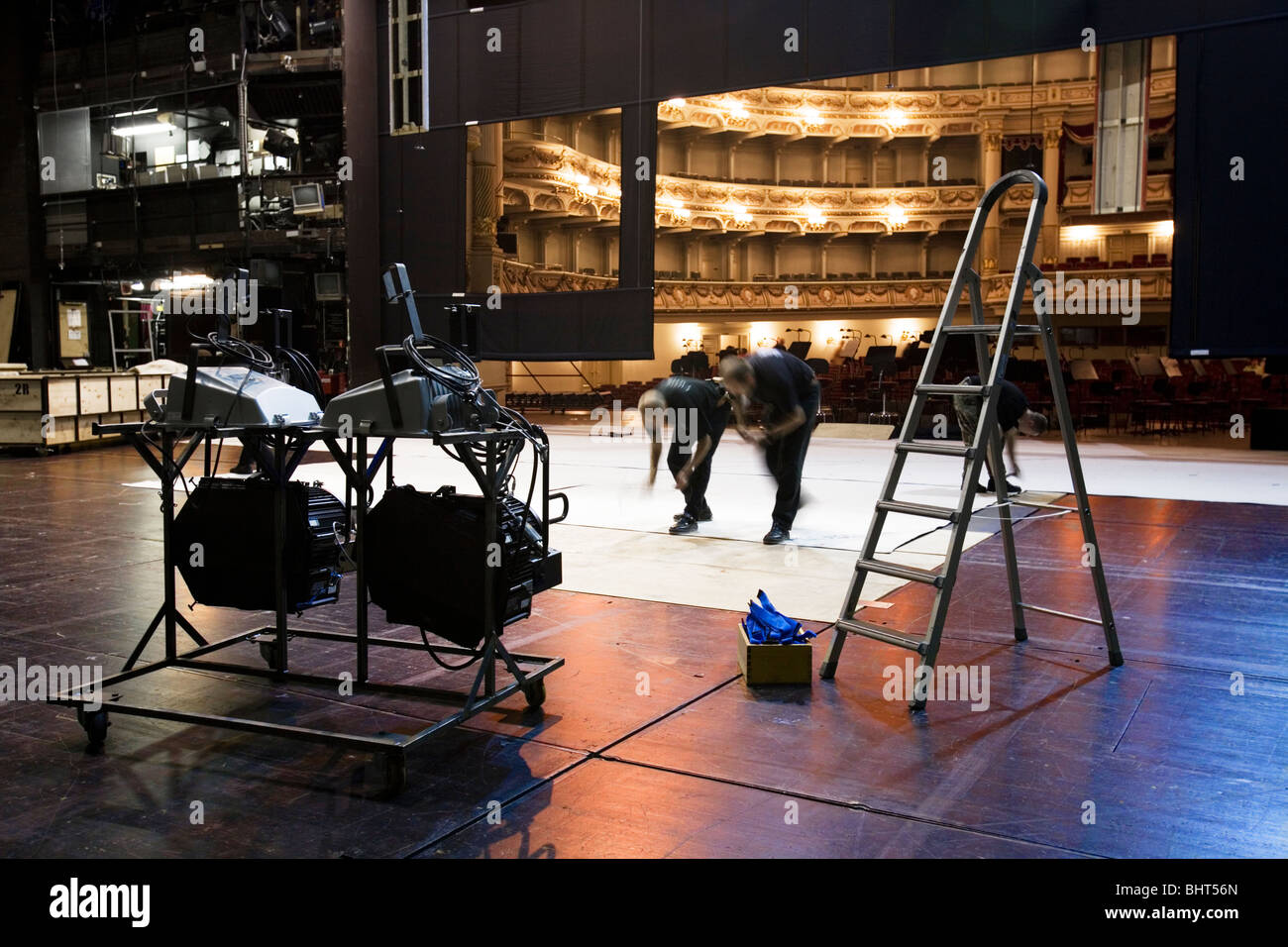 Theatre backstage hi-res stock photography and images - Alamy