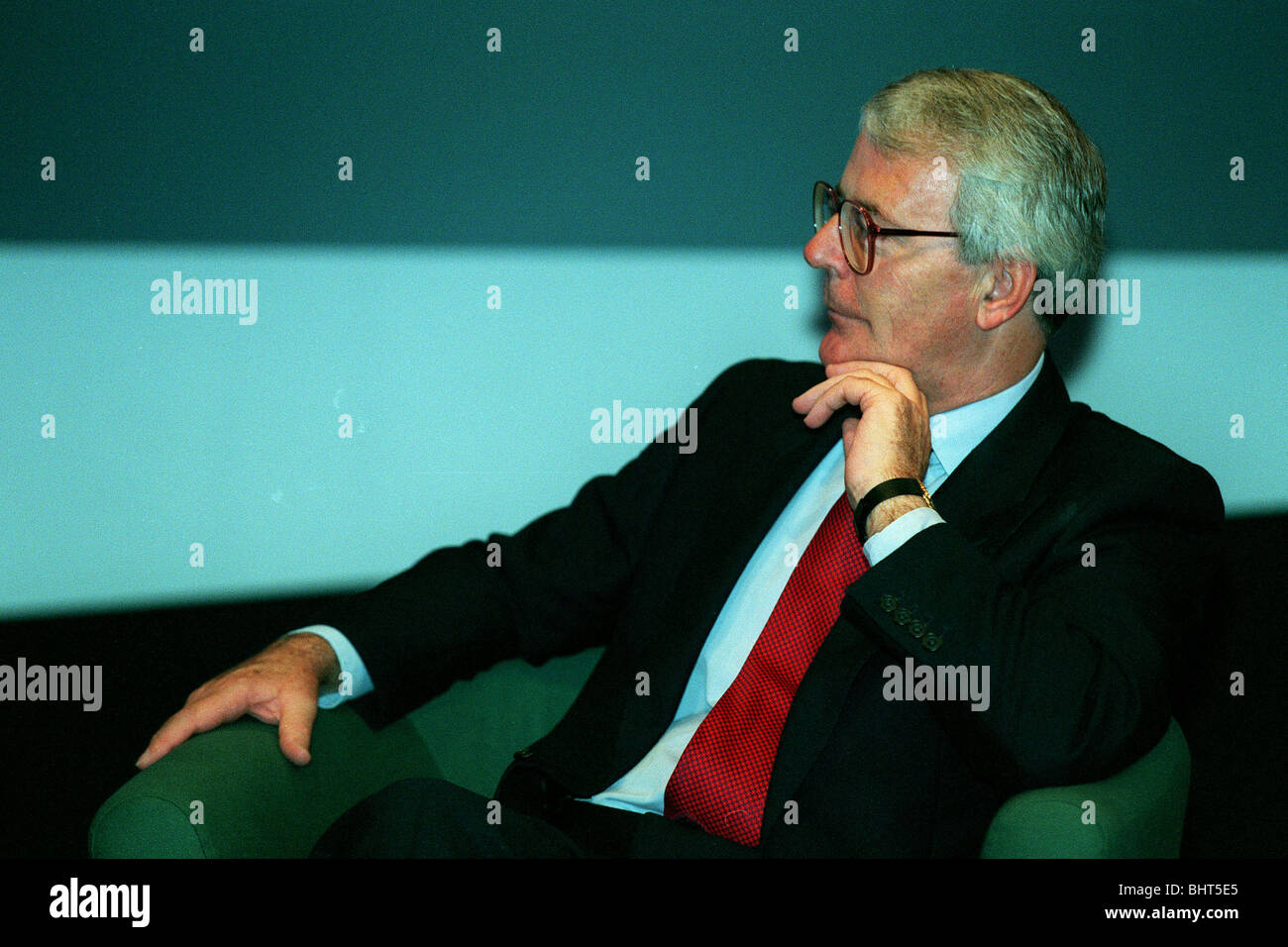 JOHN MAJOR MP CONSERVATIVE PARTY HUNTINGDON 13 October 1998 Stock Photo ...