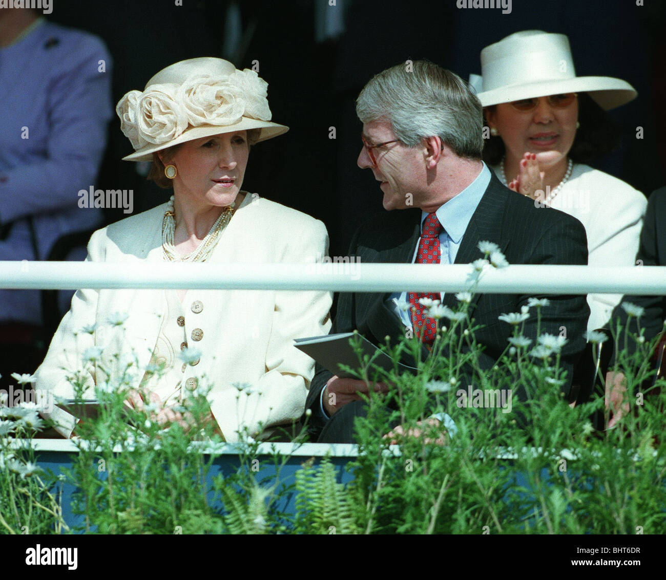 NORMA MAJOR & JOHN MAJOR ATTEND VE DAY IN HYDE PARK 10 May 1995 Stock ...
