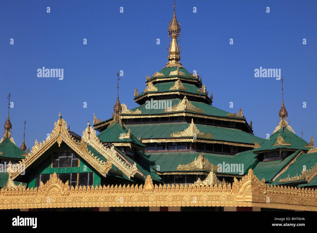 Buddhist roof hi-res stock photography and images - Alamy