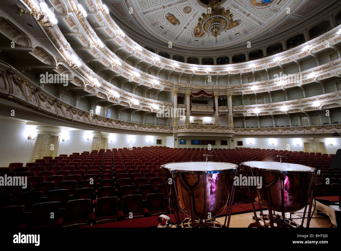 Timpani hi-res stock photography and images - Alamy