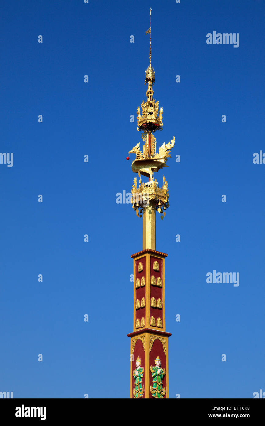 Pole with hintha bird hi-res stock photography and images - Alamy