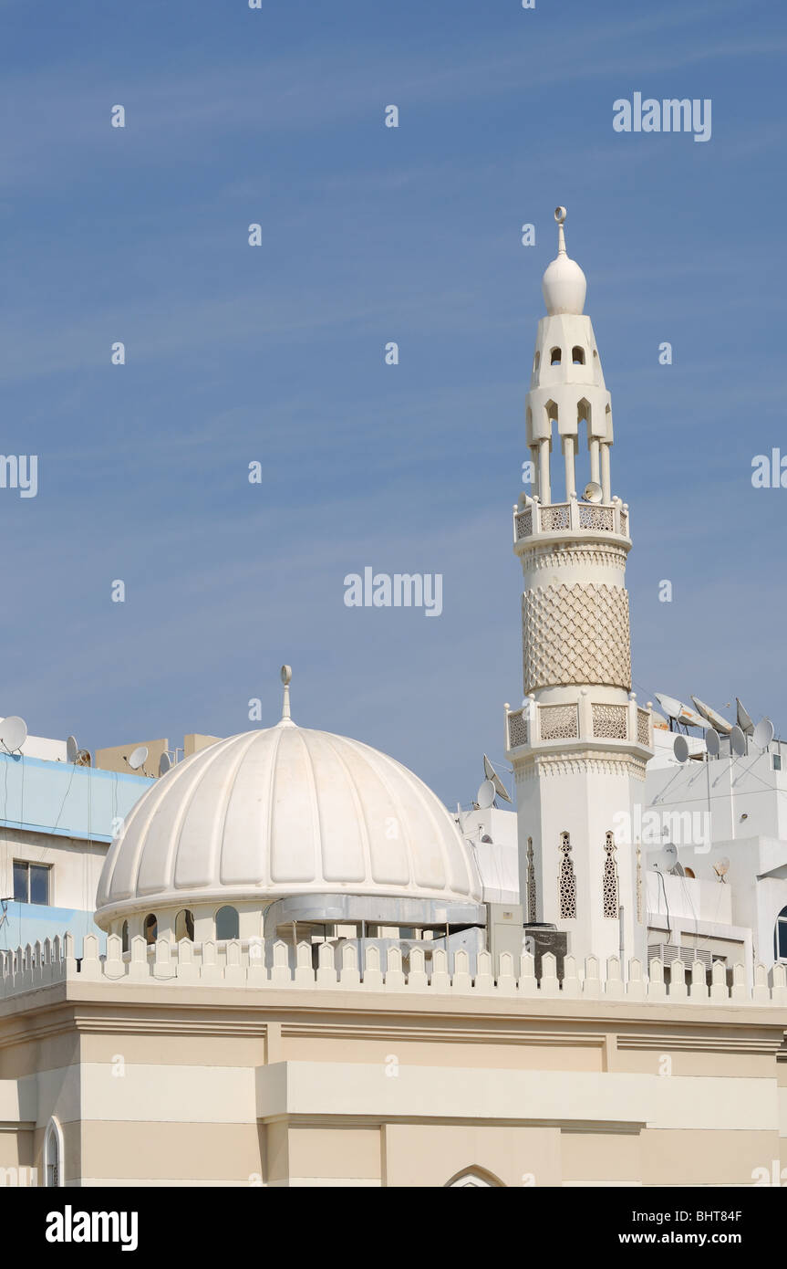 White muslim mosque minaret hi-res stock photography and images - Alamy
