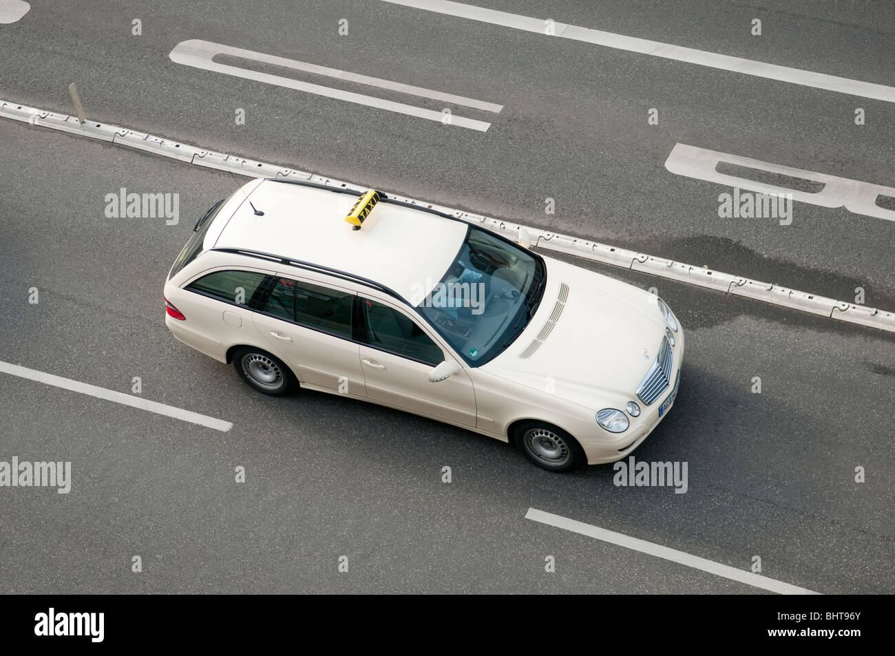 Mercedes cab hi-res stock photography and images - Alamy