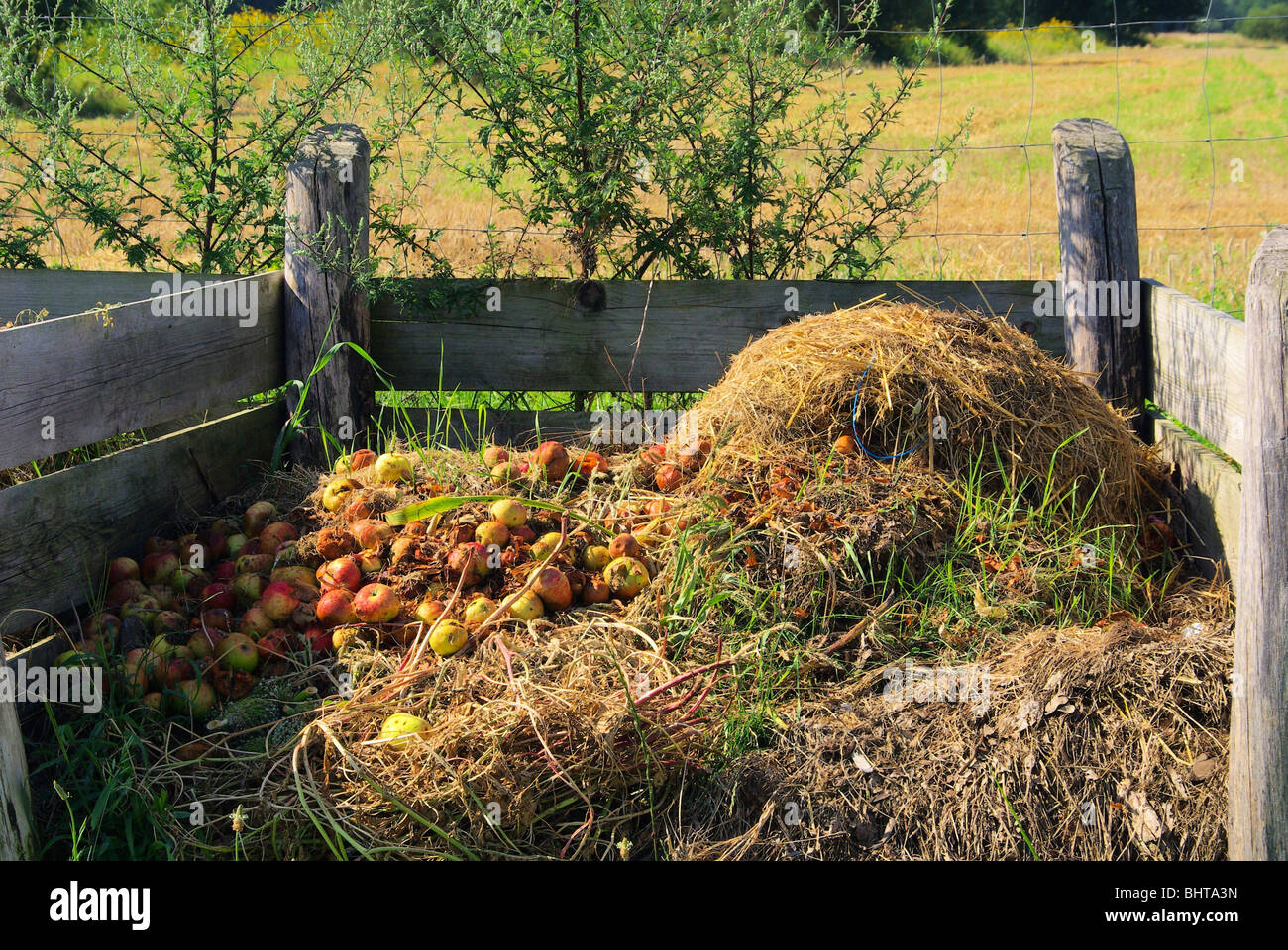 Compost pile hi-res stock photography and images - Alamy