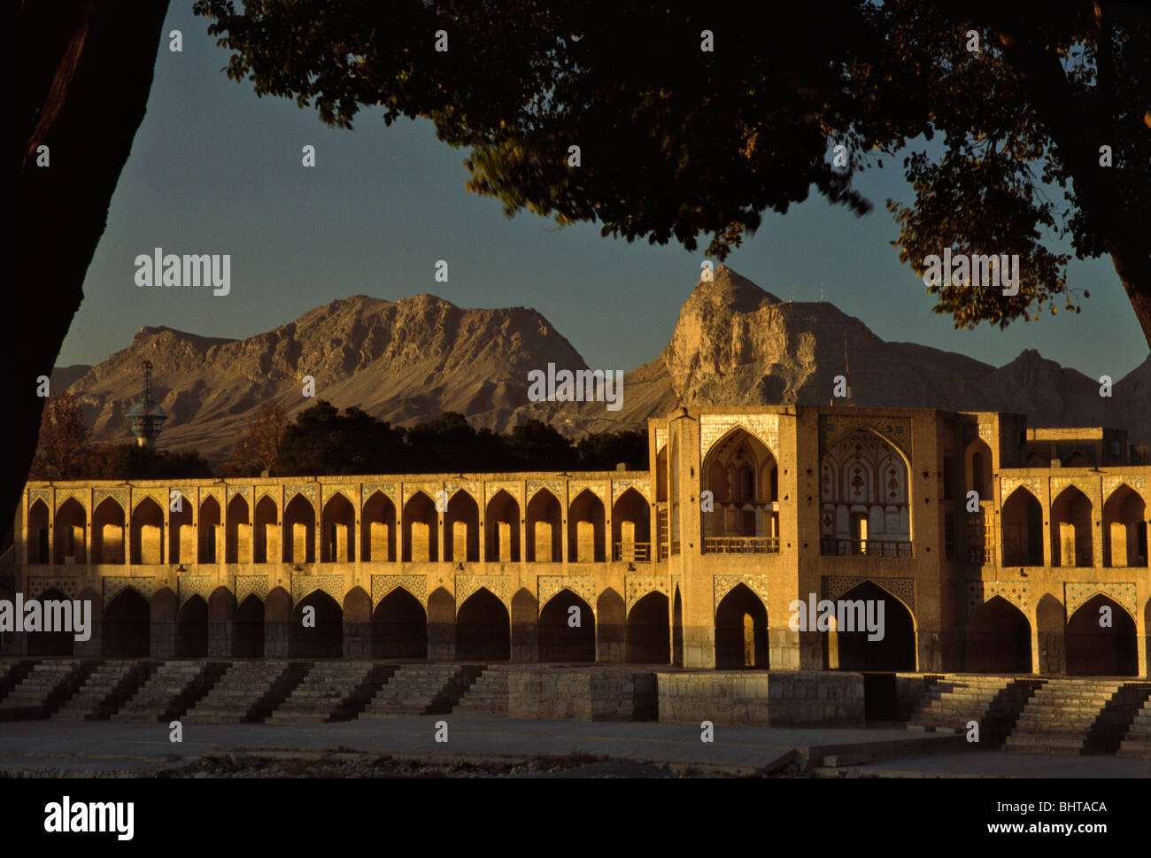 Sunset view of Si-o-Seh Pol (Bridge of 33 Arches) across the Zayande ...