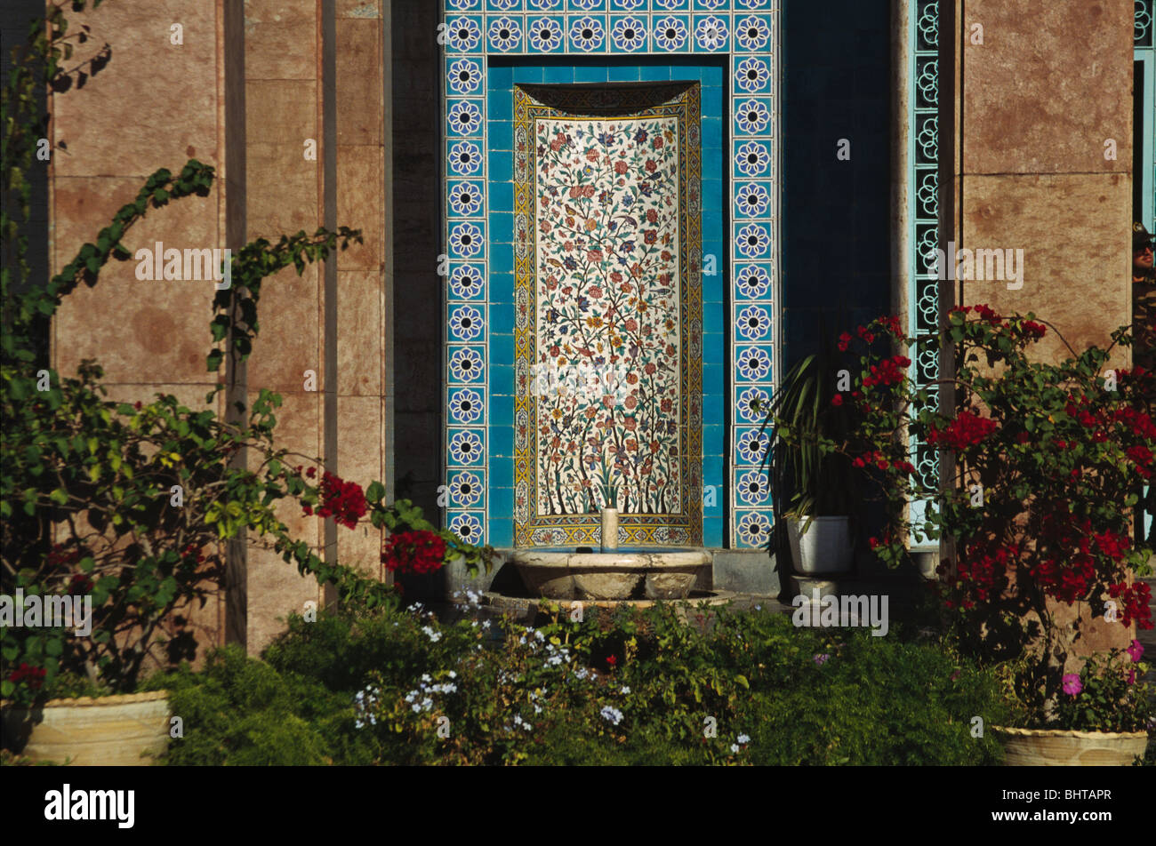 Iran tile hi-res stock photography and images - Alamy